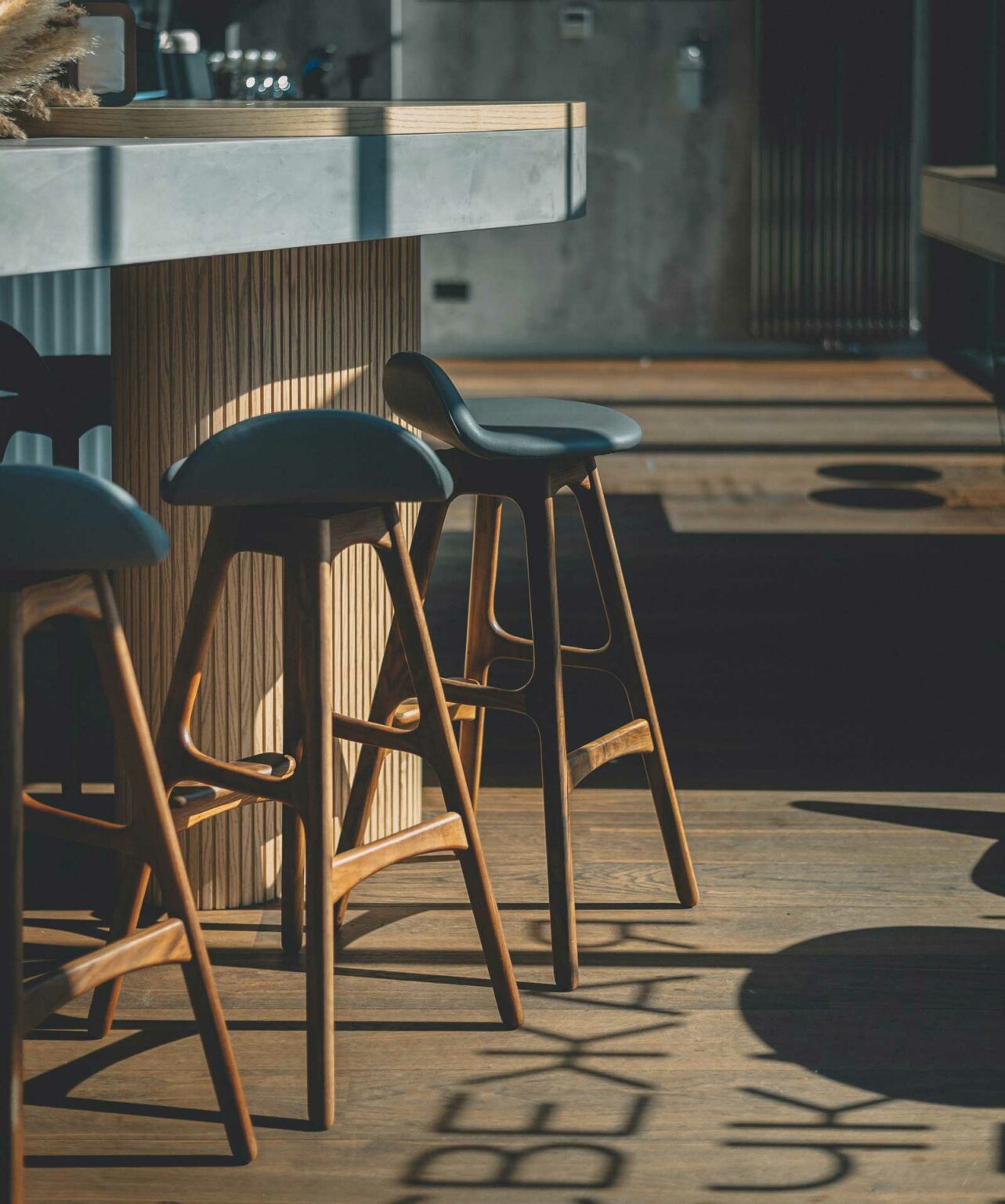 Desk Height vs Counter Height: From Office Desks to Bar Tables to ...